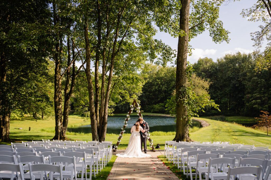 Top 15 Small Wedding Venues in Cleveland, Ohio - Seth and Beth