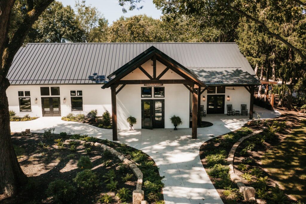 1840 Manor House: Akron's Newest Wedding Venue - Seth & Beth - Ohio ...